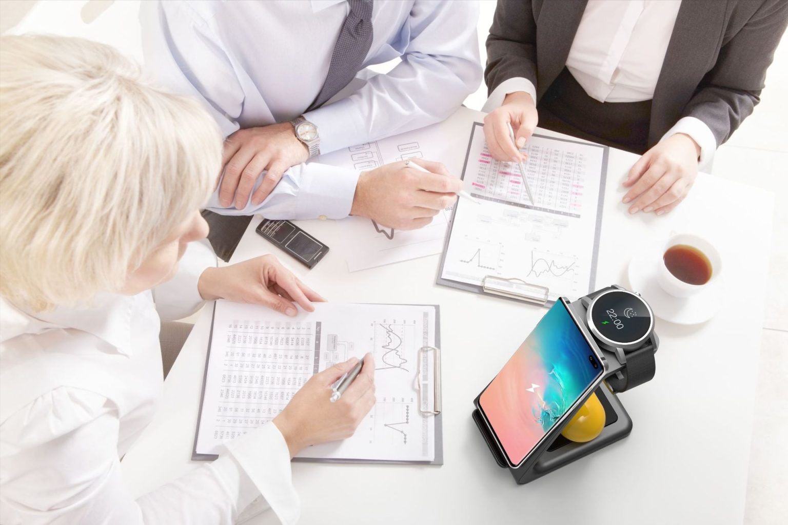 3-in-1 Stand Wireless Fast Charger - TurboTech Co